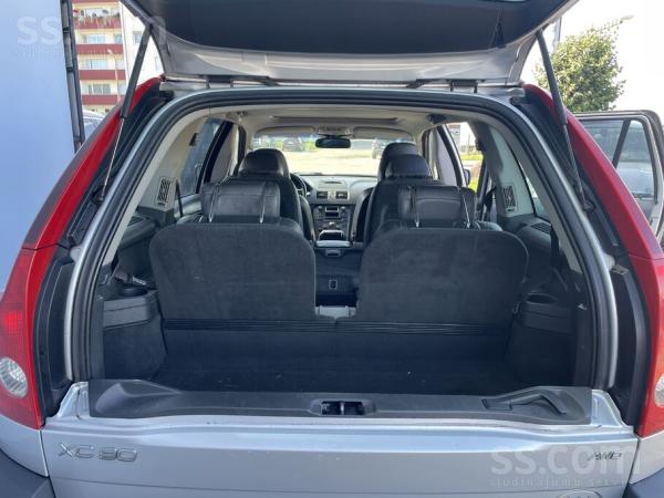 Pelēks Volvo XC90 2004 Talsi, ar dzinēja tilpumu 2.40 L un nobraukumu 421 tūkst. km par 1850 €, foto 6 vietnē AUTOMOTO.COM.LV