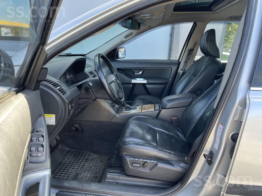 Pelēks Volvo XC90 2004 Talsi, ar dzinēja tilpumu 2.40 L un nobraukumu 421 tūkst. km par 1850 €, foto 21 vietnē AUTOMOTO.COM.LV