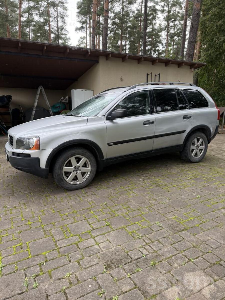 Grey Volvo XC90 2004 in Ogre, with an engine capacity of 2.40 L and mileage of 414 thousand km for 1750 €, photo 5 on AUTOMOTO.COM.LV