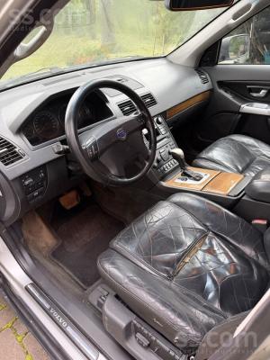Grey Volvo XC90 2004 in Ogre, with an engine capacity of 2.40 L and mileage of 414 thousand km for 1750 €, photo 6 on AUTOMOTO.COM.LV
