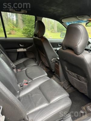 Grey Volvo XC90 2004 in Ogre, with an engine capacity of 2.40 L and mileage of 414 thousand km for 1750 €, photo 7 on AUTOMOTO.COM.LV