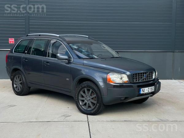 Pelēks Volvo XC90 2004 Rīga, ar dzinēja tilpumu 2.40 L un nobraukumu 340 tūkst. km par 4300 €, foto 1 vietnē AUTOMOTO.COM.LV