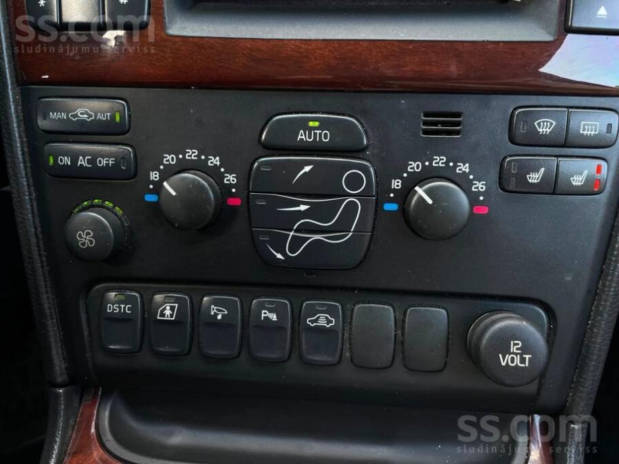 Pelēks Volvo XC90 2004 Rīga, ar dzinēja tilpumu 2.40 L un nobraukumu 340 tūkst. km par 4300 €, foto 33 vietnē AUTOMOTO.COM.LV