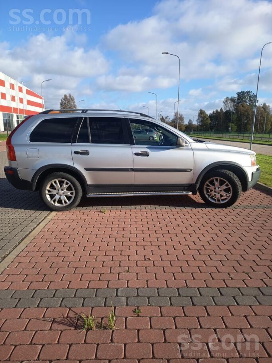 Pelēks Volvo XC90 2004 Ventspils, ar dzinēja tilpumu 2.40 L un nobraukumu 412 tūkst. km par 3500 €, foto 3 vietnē AUTOMOTO.COM.LV