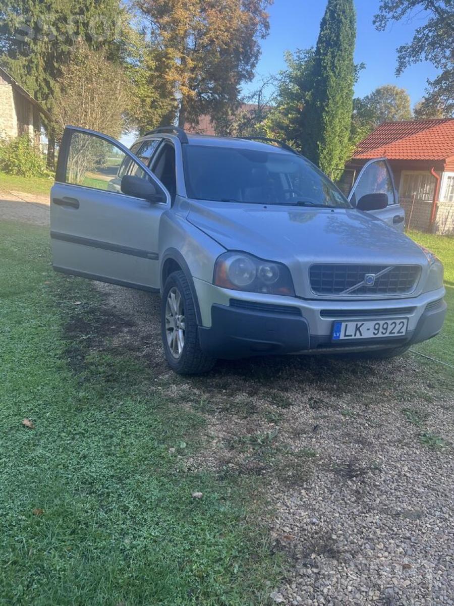 Grey Volvo XC90 2004 in Ogre, with an engine capacity of 2.40 L and mileage of 353 thousand km for 1500 €, photo 3 on AUTOMOTO.COM.LV