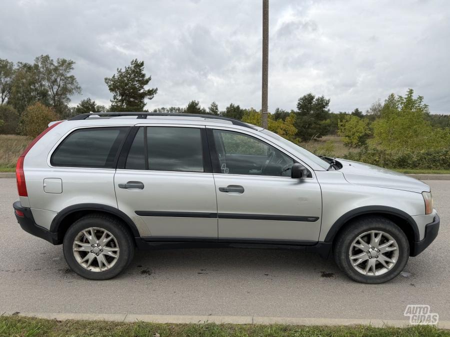 Pelēks Volvo XC90 2004 Ukmergė, ar dzinēja tilpumu 2.40 L un nobraukumu 518 tūkst. km par 1950 €, foto 8 vietnē AUTOMOTO.COM.LV