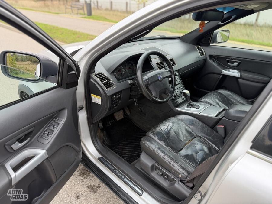 Pelēks Volvo XC90 2004 Ukmergė, ar dzinēja tilpumu 2.40 L un nobraukumu 518 tūkst. km par 1950 €, foto 12 vietnē AUTOMOTO.COM.LV
