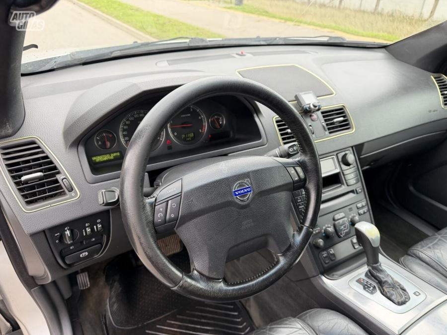 Pelēks Volvo XC90 2004 Ukmergė, ar dzinēja tilpumu 2.40 L un nobraukumu 518 tūkst. km par 1950 €, foto 13 vietnē AUTOMOTO.COM.LV
