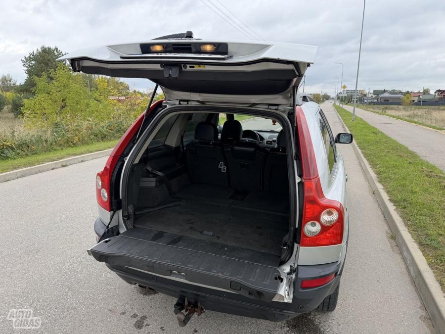 Pelēks Volvo XC90 2004 Ukmergė, ar dzinēja tilpumu 2.40 L un nobraukumu 518 tūkst. km par 1950 €, foto 17 vietnē AUTOMOTO.COM.LV