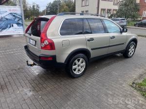 Grey Volvo XC90 2004 in Valmiera, with an engine capacity of 2.50 L and mileage of 295 thousand km for 1600 €, photo 4 on AUTOMOTO.COM.LV