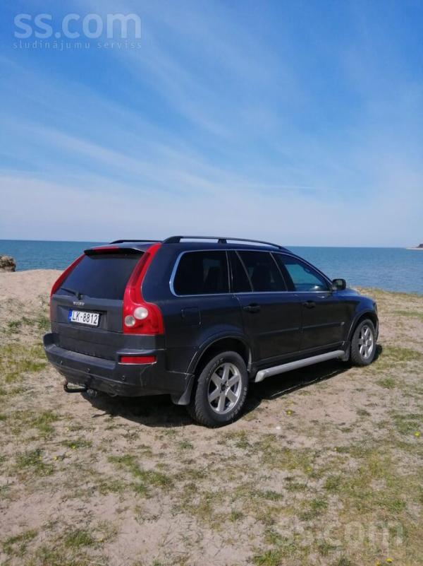 Grey Volvo XC90 2005 in Tukums, with an engine capacity of 2.40 L and mileage of 471 thousand km for 6300 €, photo 6 on AUTOMOTO.COM.LV