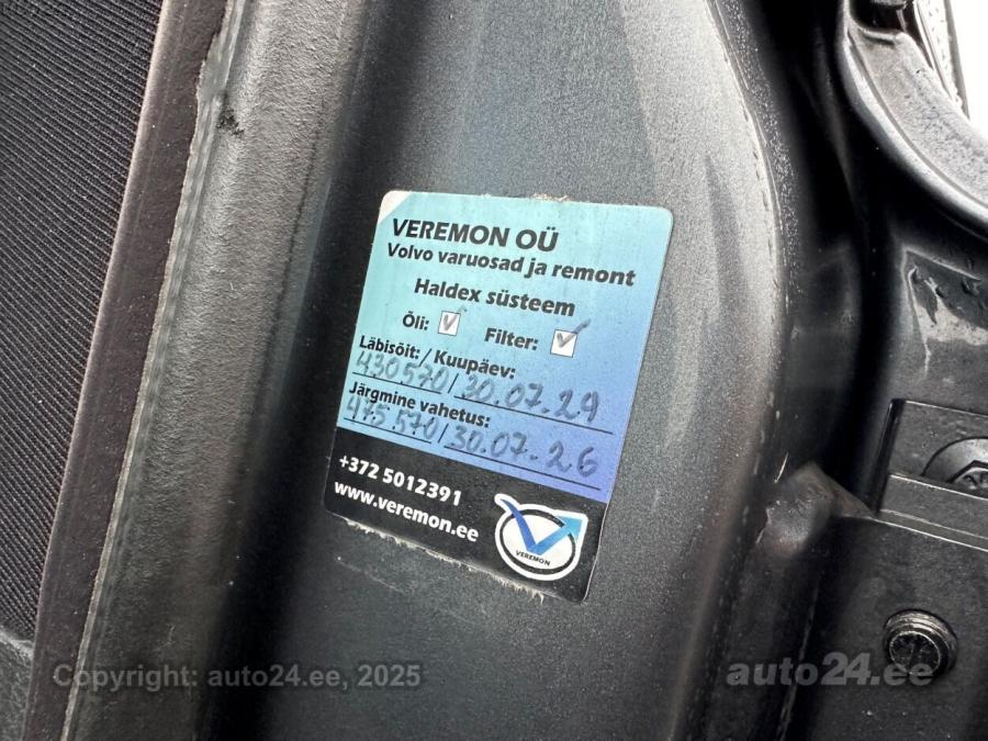 Grey Volvo XC90 2005 in Tartu, with an engine capacity of 2.40 L and mileage of 0 thousand km for 4399 €, photo 16 on AUTOMOTO.COM.LV