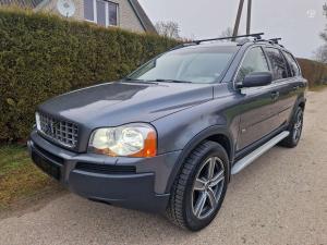 Grey Volvo XC90 2005 in Kaunas, with an engine capacity of 2.40 L and mileage of 327 thousand km for 4650 €, photo 2 on AUTOMOTO.COM.LV