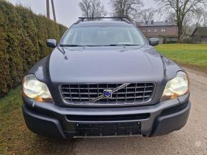 Grey Volvo XC90 2005 in Kaunas, with an engine capacity of 2.40 L and mileage of 327 thousand km for 4650 €, photo 6 on AUTOMOTO.COM.LV