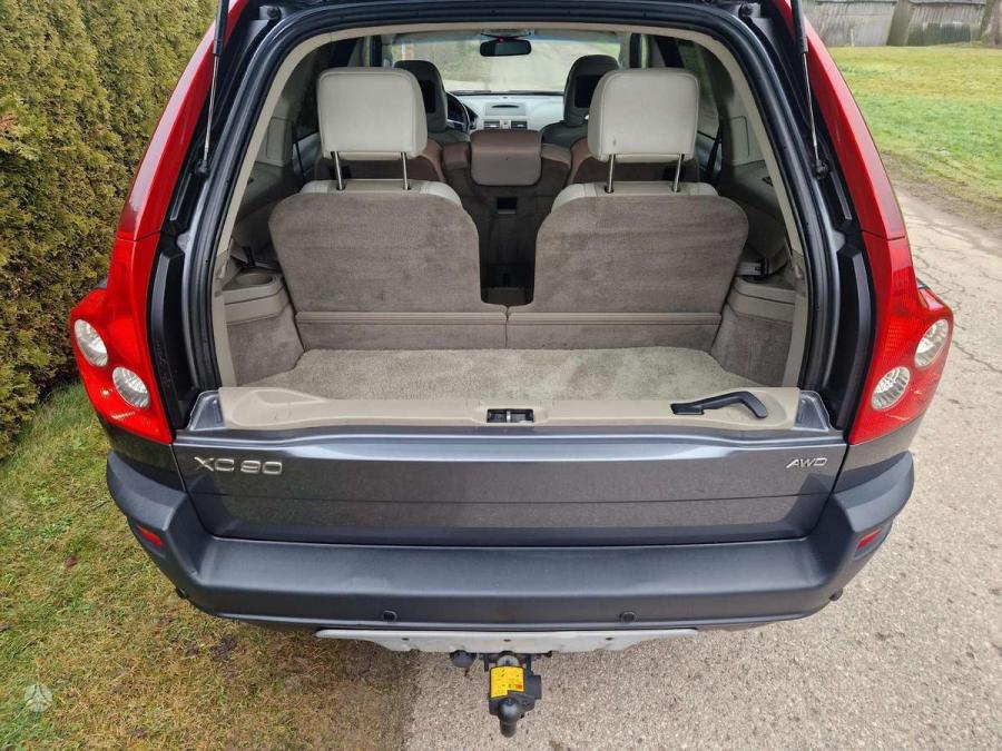 Grey Volvo XC90 2005 in Kaunas, with an engine capacity of 2.40 L and mileage of 327 thousand km for 4650 €, photo 14 on AUTOMOTO.COM.LV