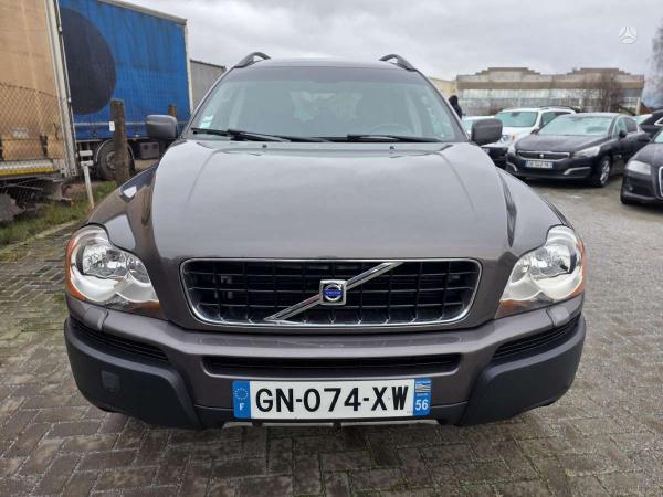 Grey Volvo XC90 2005 in Taurage, with an engine capacity of 2.40 L and mileage of 300 thousand km for 4000 €, photo 2 on AUTOMOTO.COM.LV