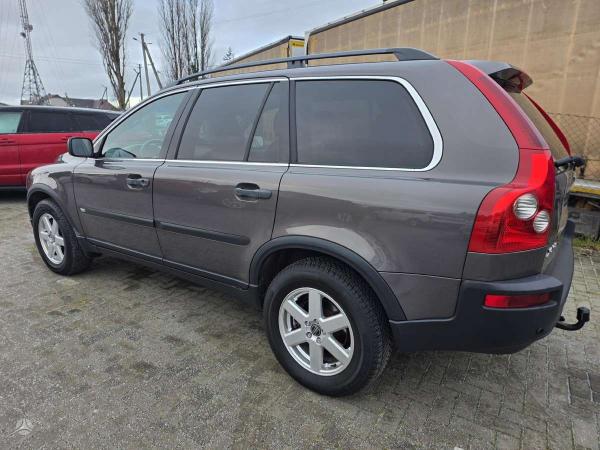 Grey Volvo XC90 2005 in Taurage, with an engine capacity of 2.40 L and mileage of 300 thousand km for 4000 €, photo 6 on AUTOMOTO.COM.LV