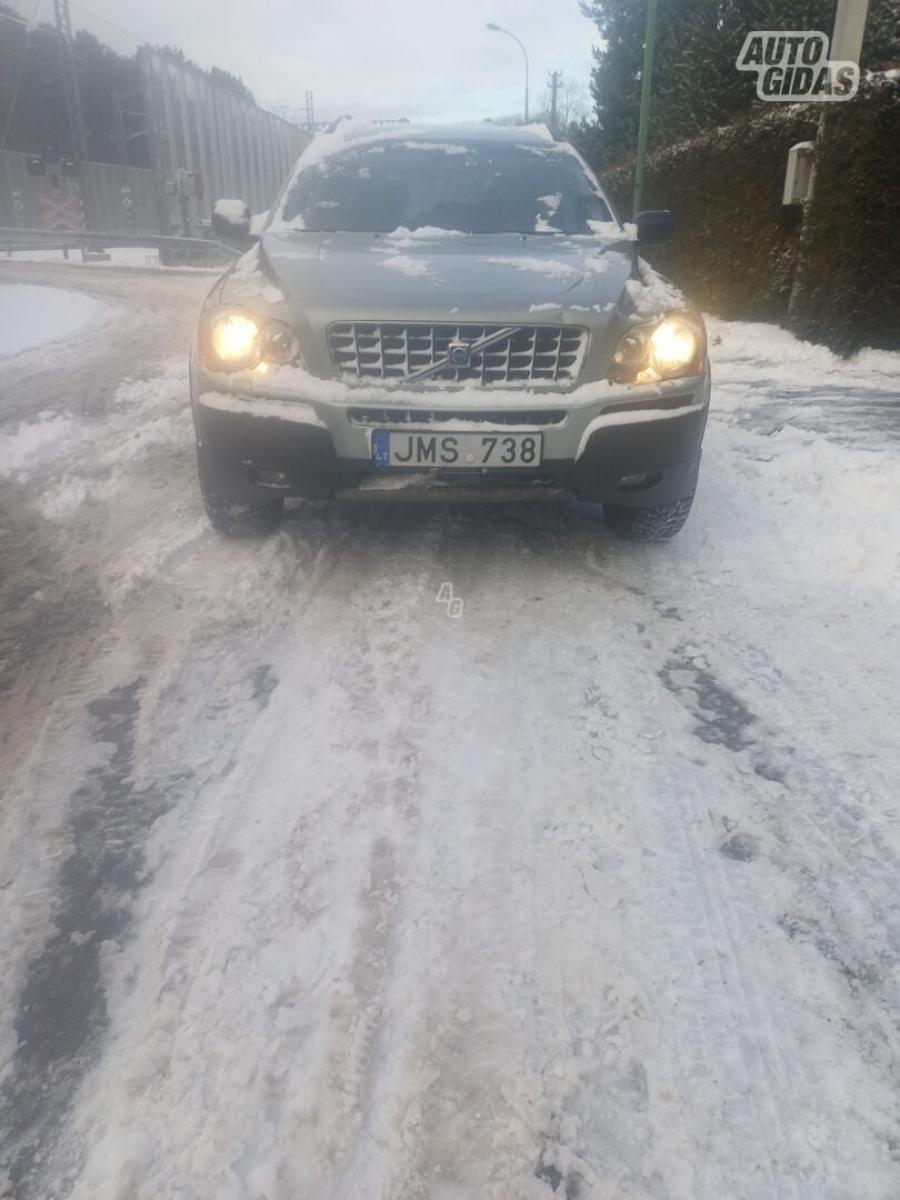 Grey Volvo XC90 2005 in Vilnius, with an engine capacity of 2.40 L and mileage of 399 thousand km for 2500 €, photo 1 on AUTOMOTO.COM.LV