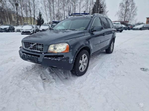 Grey Volvo XC90 2005 in Ukmerge, with an engine capacity of 2.40 L and mileage of 260 thousand km for 3548 €, photo 1 on AUTOMOTO.COM.LV