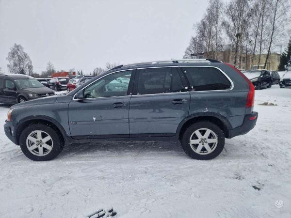 Grey Volvo XC90 2005 in Ukmerge, with an engine capacity of 2.40 L and mileage of 260 thousand km for 3548 €, photo 10 on AUTOMOTO.COM.LV