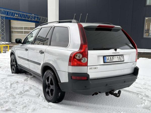 Grey Volvo XC90 2005 in Vilnius, with an engine capacity of 2.40 L and mileage of 417 thousand km for 3650 €, photo 3 on AUTOMOTO.COM.LV