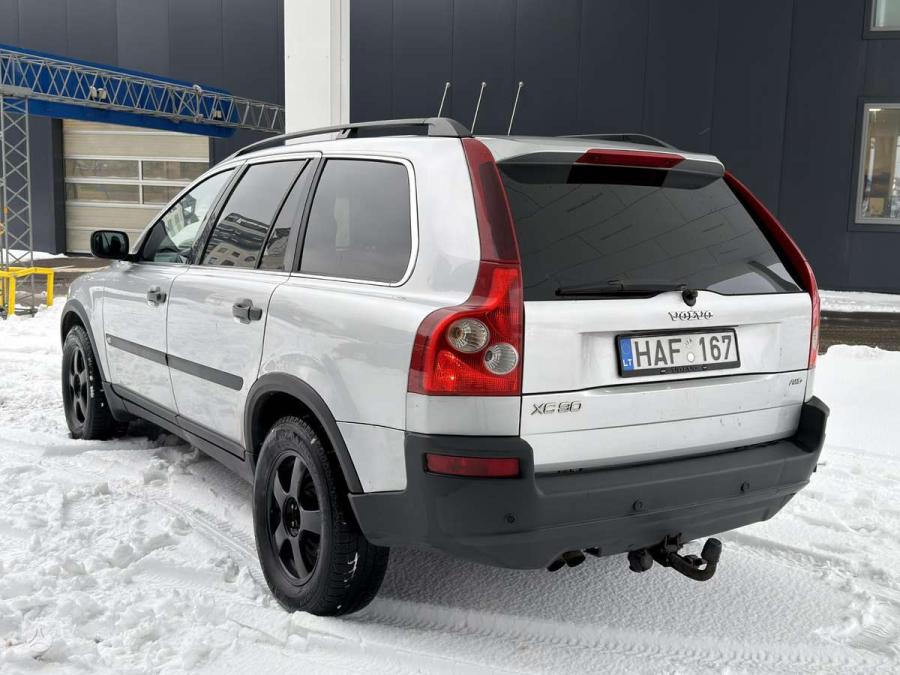 Pelēks Volvo XC90 2005 Viļņa, ar dzinēja tilpumu 2.40 L un nobraukumu 417 tūkst. km par 3650 €, foto 3 vietnē AUTOMOTO.COM.LV