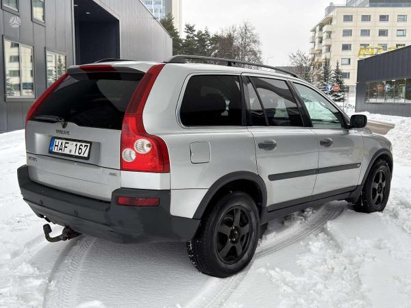 Grey Volvo XC90 2005 in Vilnius, with an engine capacity of 2.40 L and mileage of 417 thousand km for 3650 €, photo 4 on AUTOMOTO.COM.LV