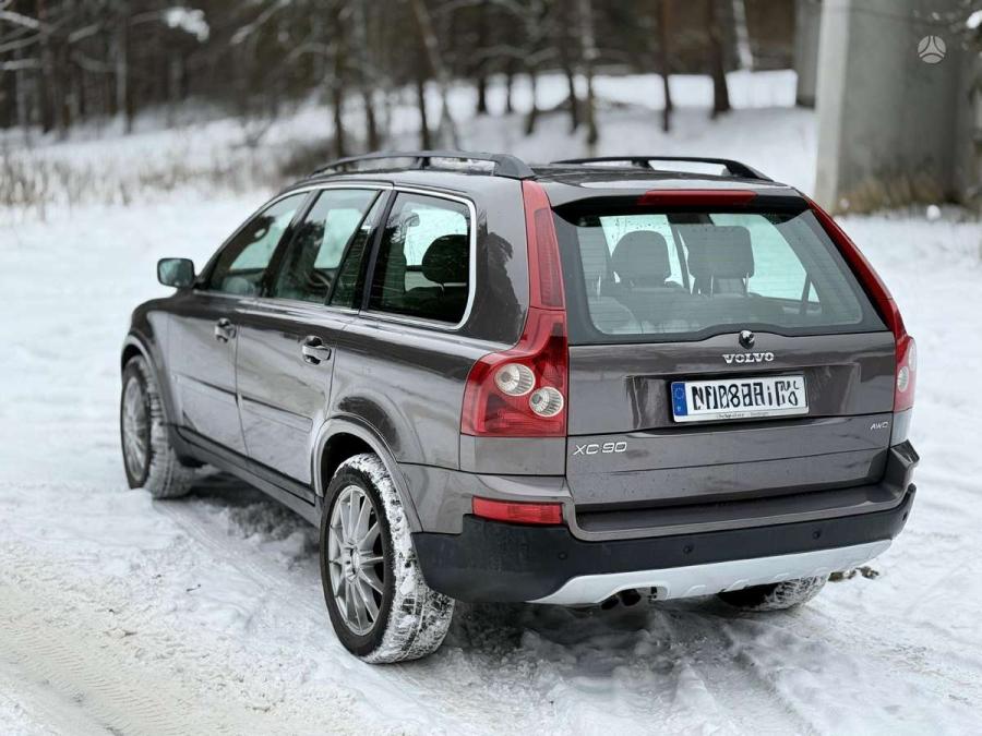 Pelēks Volvo XC90 2005 Viļņa, ar dzinēja tilpumu 2.40 L un nobraukumu 313 tūkst. km par 4200 €, foto 5 vietnē AUTOMOTO.COM.LV