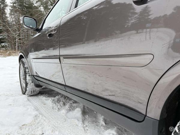 Grey Volvo XC90 2005 in Vilnius, with an engine capacity of 2.40 L and mileage of 313 thousand km for 4200 €, photo 7 on AUTOMOTO.COM.LV
