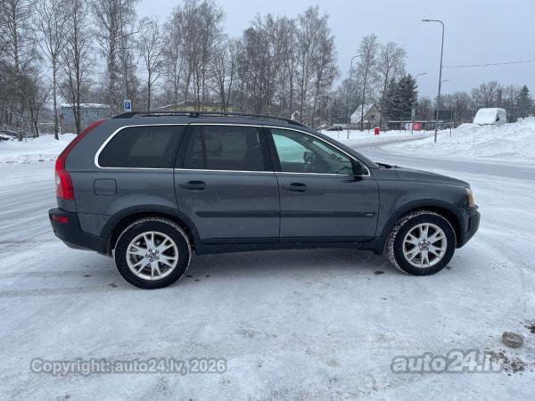 Grey Volvo XC90 2005 in Rapla, with an engine capacity of 2.40 L and mileage of 430 thousand km for 4500 €, photo 2 on AUTOMOTO.COM.LV