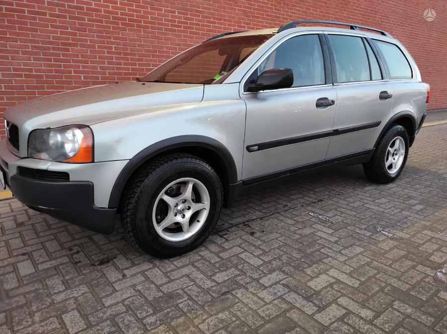 Grey Volvo XC90 2005 in Silute, with an engine capacity of 2.50 L and mileage of 296 thousand km for 2999 €, photo 1 on AUTOMOTO.COM.LV