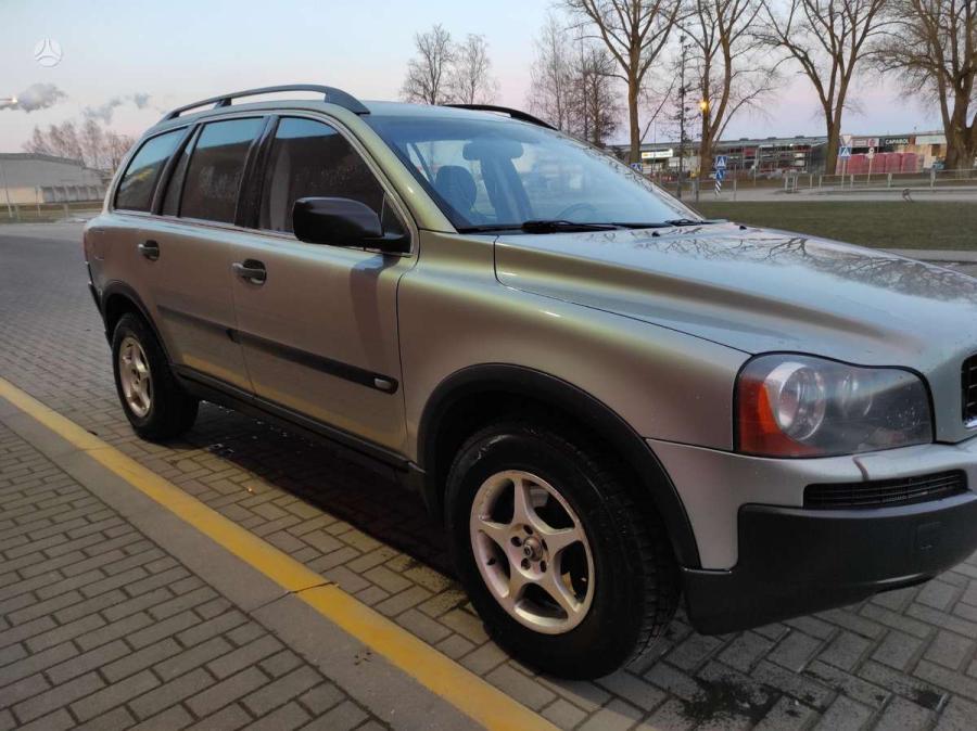 Grey Volvo XC90 2005 in Silute, with an engine capacity of 2.50 L and mileage of 296 thousand km for 2999 €, photo 3 on AUTOMOTO.COM.LV