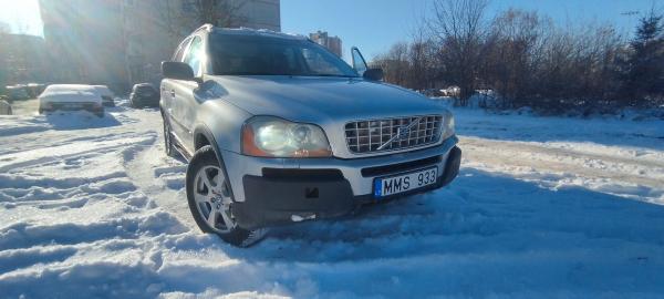 Pelēks Volvo XC90 2005 Viļņa, ar dzinēja tilpumu 2.40 L un nobraukumu 385 tūkst. km par 3700 €, foto 2 vietnē AUTOMOTO.COM.LV