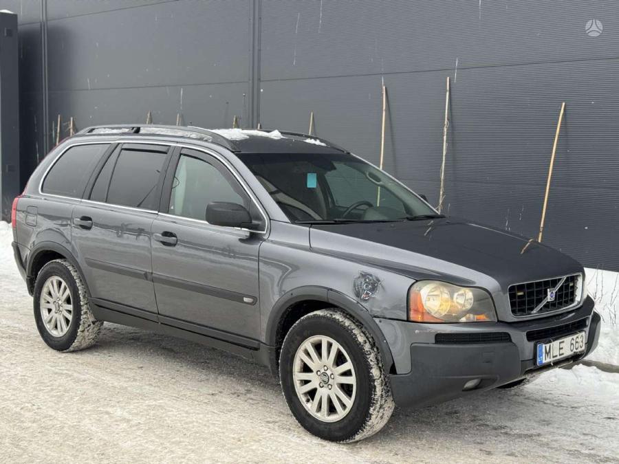 Grey Volvo XC90 2005 in Vilnius, with an engine capacity of 2.40 L and mileage of 412 thousand km for 2550 €, photo 2 on AUTOMOTO.COM.LV