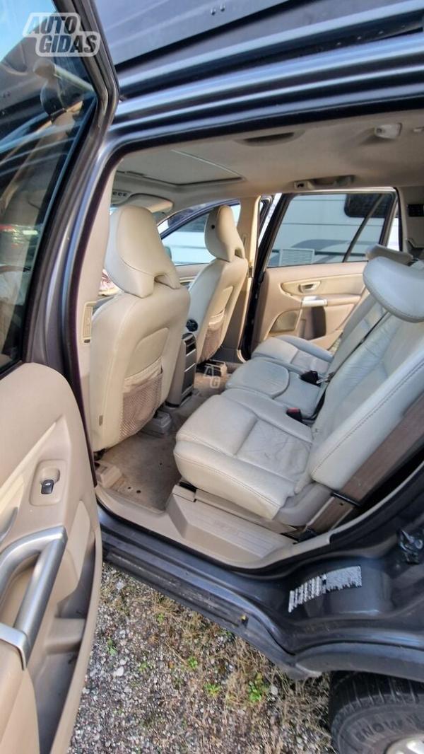 Pelēks Volvo XC90 2005 Panevēža, ar dzinēja tilpumu 2.50 L un nobraukumu 123 tūkst. km par 1999 €, foto 4 vietnē AUTOMOTO.COM.LV