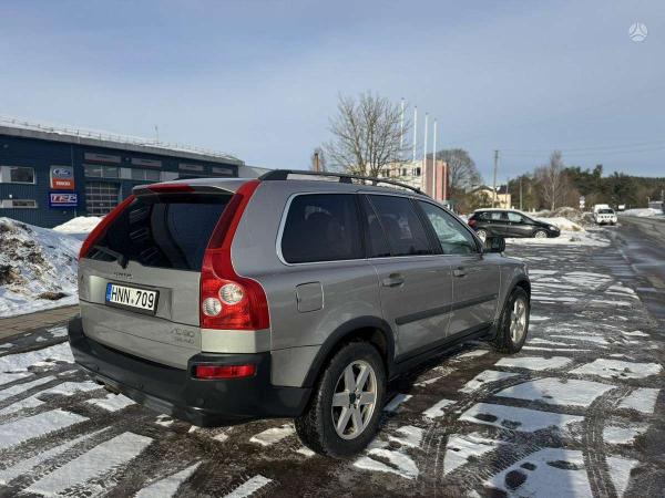 Grey Volvo XC90 2005 in Vilnius, with an engine capacity of 2.40 L and mileage of 281 thousand km for 3100 €, photo 4 on AUTOMOTO.COM.LV