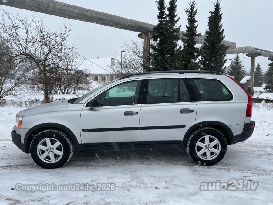 Pelēks Volvo XC90 2005 Paide, ar dzinēja tilpumu 2.40 L un nobraukumu 273 tūkst. km par 4999 €, foto 2 vietnē AUTOMOTO.COM.LV