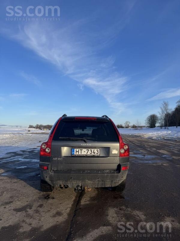 Grey Volvo XC90 2005 in Bauska, with an engine capacity of 2.40 L and mileage of 360 thousand km for 3500 €, photo 4 on AUTOMOTO.COM.LV
