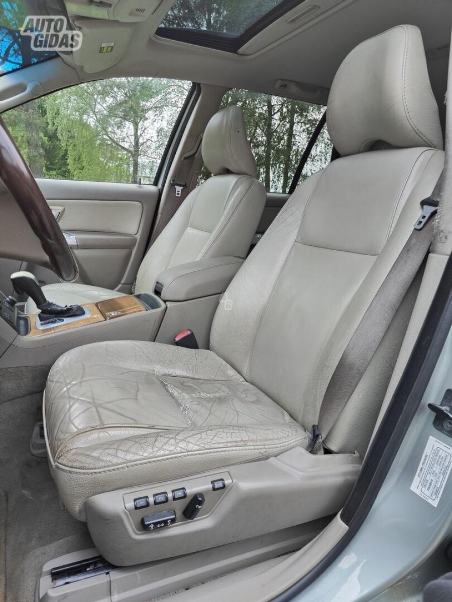 Pelēks Volvo XC90 2005 Viļņa, ar dzinēja tilpumu 2.50 L un nobraukumu 316 tūkst. km par 1899 €, foto 7 vietnē AUTOMOTO.COM.LV