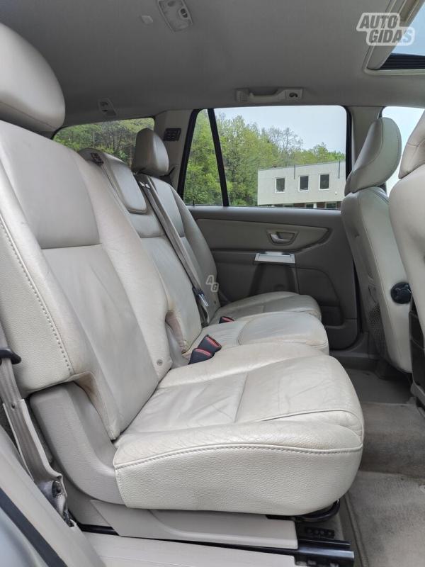 Grey Volvo XC90 2005 in Vilnius, with an engine capacity of 2.50 L and mileage of 316 thousand km for 1600 €, photo 8 on AUTOMOTO.COM.LV