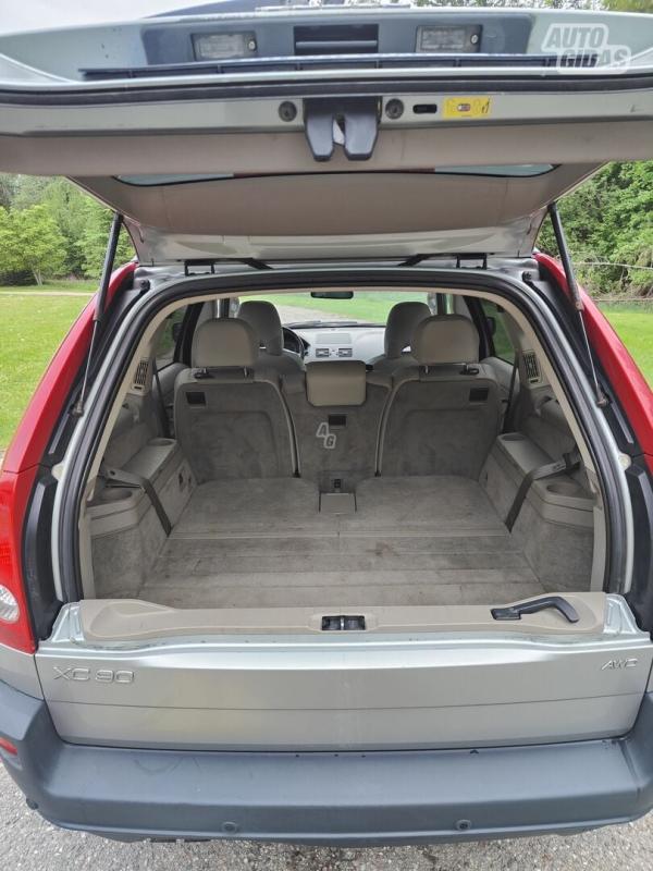 Grey Volvo XC90 2005 in Vilnius, with an engine capacity of 2.50 L and mileage of 316 thousand km for 1600 €, photo 9 on AUTOMOTO.COM.LV
