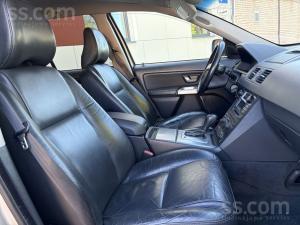 Grey Volvo XC90 2005 in Riga, with an engine capacity of 2.40 L and mileage of 314 thousand km for 4900 €, photo 6 on AUTOMOTO.COM.LV