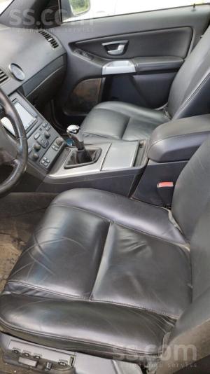 Pelēks Volvo XC90 2005 Rīga, ar dzinēja tilpumu 2.40 L un nobraukumu 362 tūkst. km par 1990 €, foto 5 vietnē AUTOMOTO.COM.LV