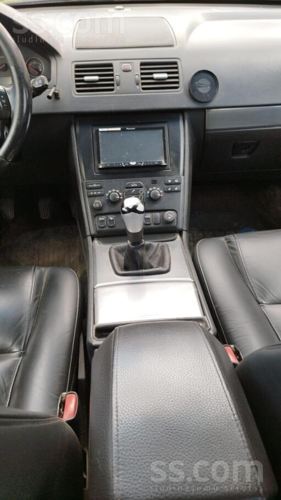 Pelēks Volvo XC90 2005 Rīga, ar dzinēja tilpumu 2.40 L un nobraukumu 362 tūkst. km par 1990 €, foto 8 vietnē AUTOMOTO.COM.LV