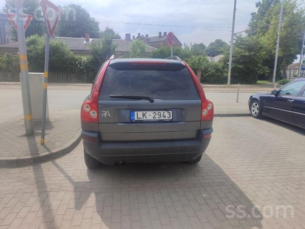 Pelēks Volvo XC90 2005 Liepāja, ar dzinēja tilpumu 2.40 L un nobraukumu 410 tūkst. km par 2500 €, foto 4 vietnē AUTOMOTO.COM.LV