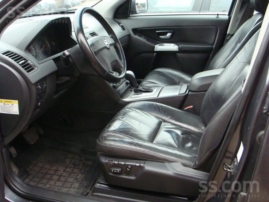 Pelēks Volvo XC90 2005 Rīga, ar dzinēja tilpumu 2.40 L un nobraukumu 0 tūkst. km par 5200 €, foto 12 vietnē AUTOMOTO.COM.LV