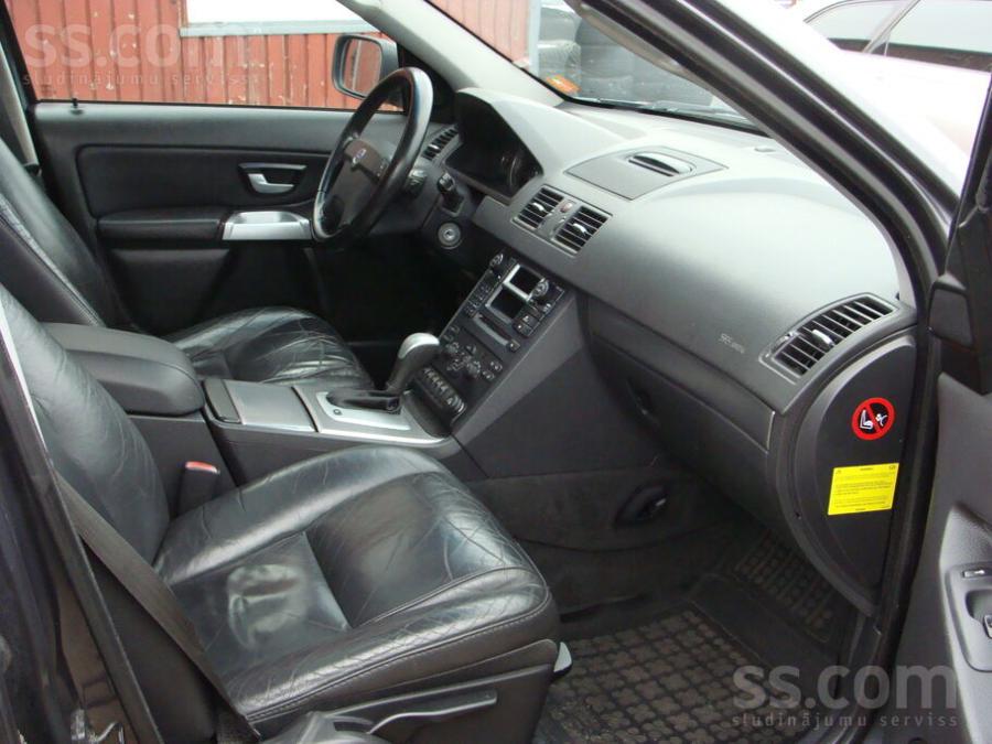 Pelēks Volvo XC90 2005 Rīga, ar dzinēja tilpumu 2.40 L un nobraukumu 0 tūkst. km par 5200 €, foto 13 vietnē AUTOMOTO.COM.LV