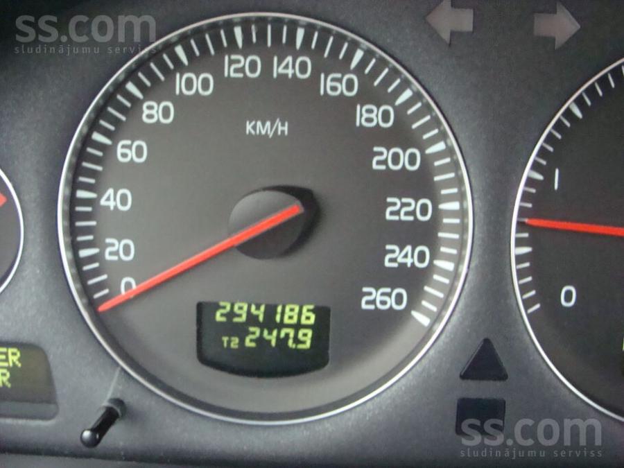 Pelēks Volvo XC90 2005 Rīga, ar dzinēja tilpumu 2.40 L un nobraukumu 0 tūkst. km par 5200 €, foto 22 vietnē AUTOMOTO.COM.LV
