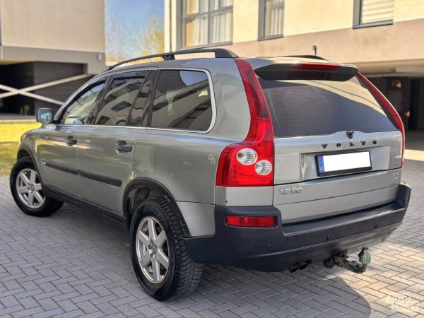 Grey Volvo XC90 2005 in Kaunas, with an engine capacity of 2.40 L and mileage of 380 thousand km for 2100 €, photo 4 on AUTOMOTO.COM.LV