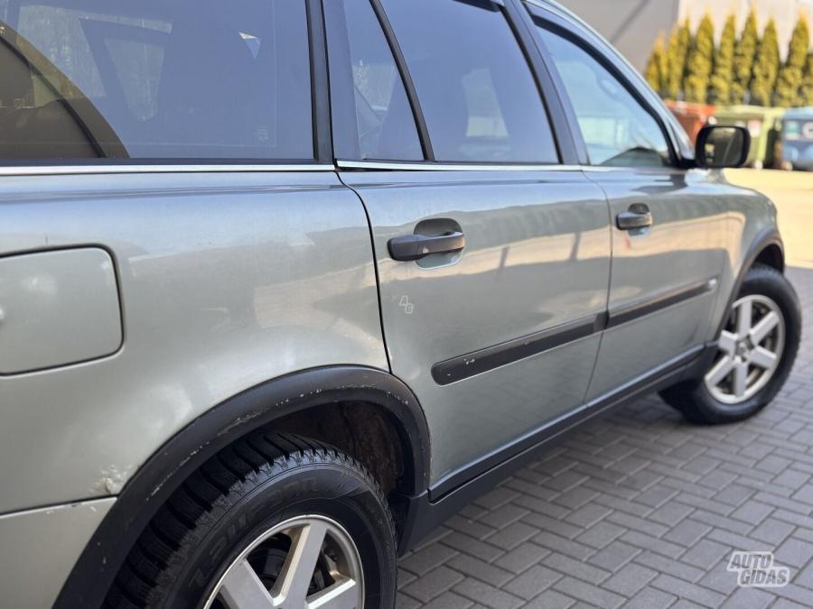 Grey Volvo XC90 2005 in Kaunas, with an engine capacity of 2.40 L and mileage of 380 thousand km for 2100 €, photo 7 on AUTOMOTO.COM.LV